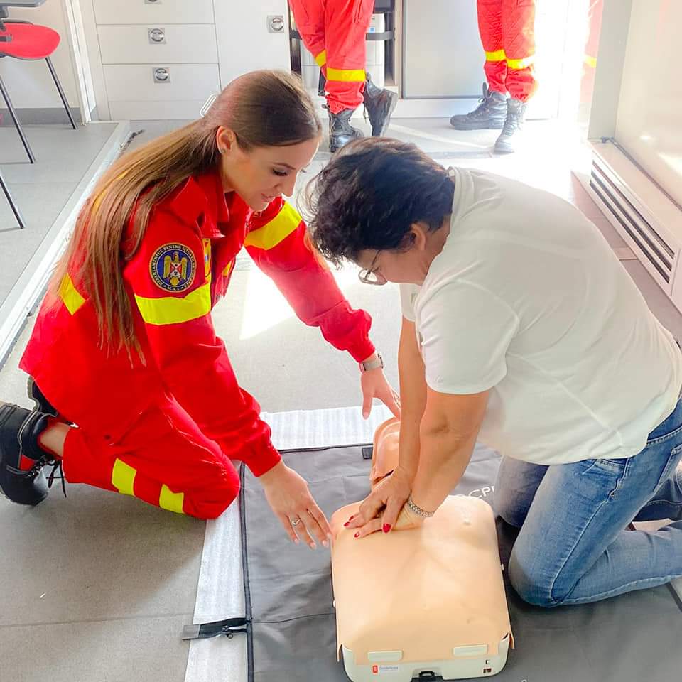 Zeci de târgovișteni au învățat, ieri, să acorde primul ajutor
