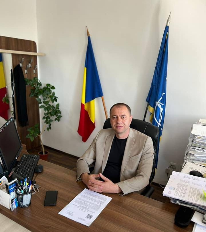 Contract de 4.1 milioane de lei semnat de primarul comunei Crângurile ...