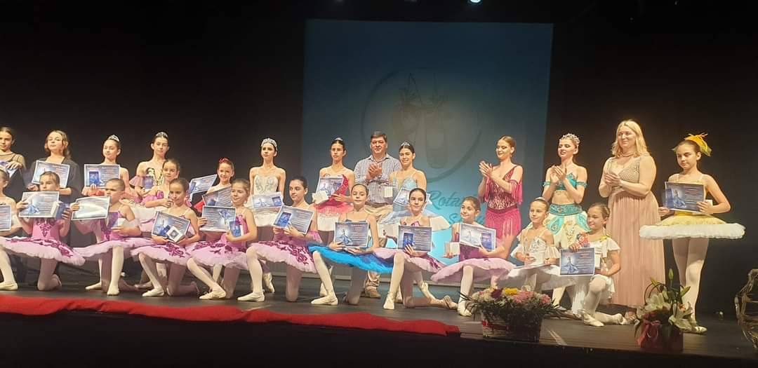 Regal de balet pe scena Teatrului Tony Bulandra din Târgoviște