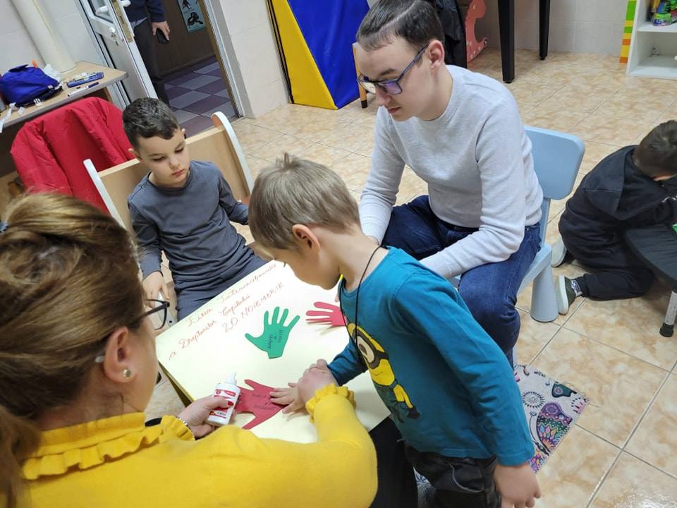 Beneficiarii Centrului de zi pentru copii cu Autism si sindrom Down ...