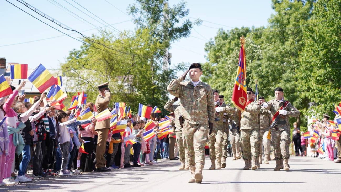 Momente solemne, la împlinirea a 100 de ani de când a fost înălțat ...