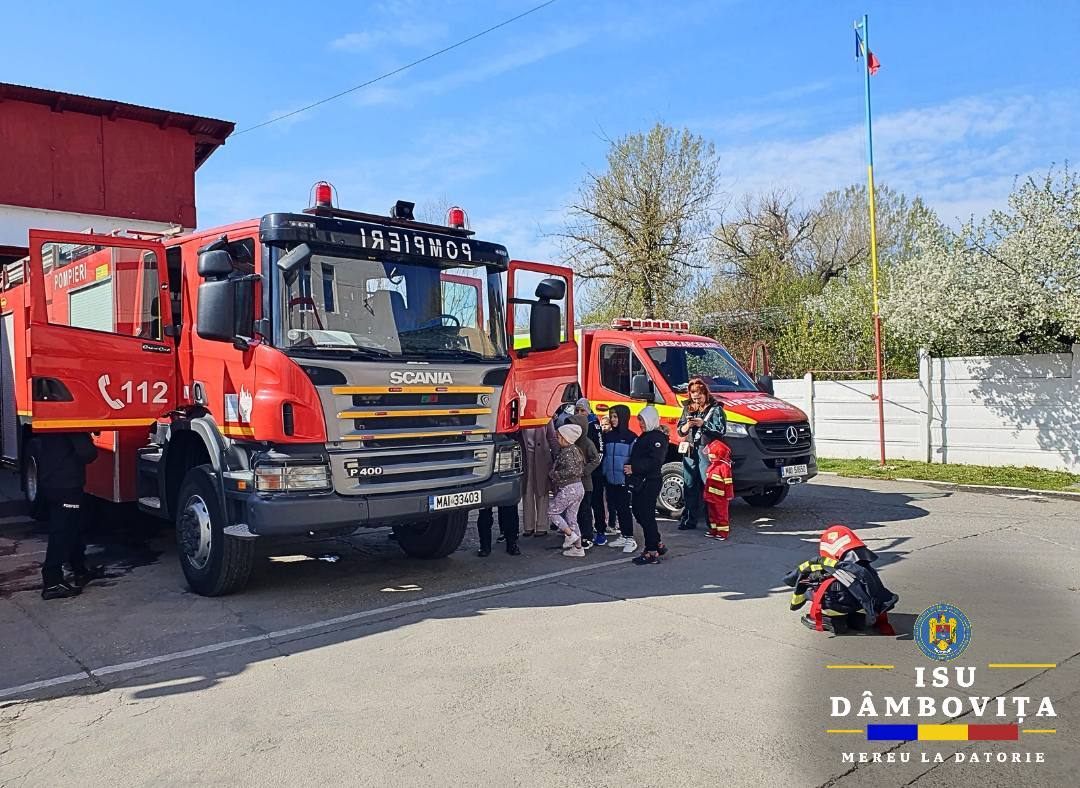 Preșcolari, în vizită la Detașamentul de Pompieri Titu