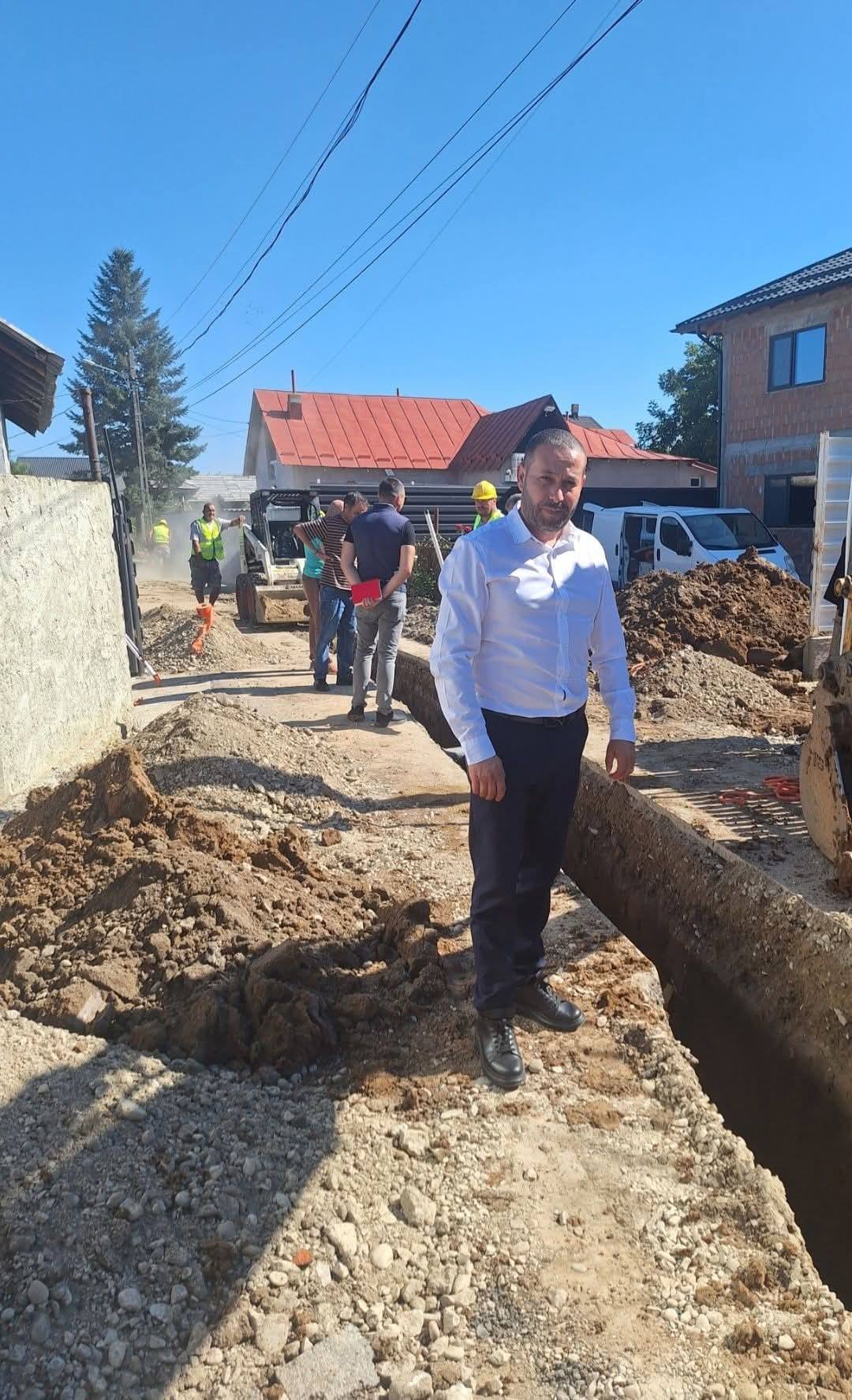Lucrările la rețelele de apă și canalizare continuă în ritm susținut ...